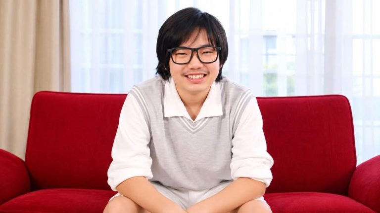Kenneth Trevi Buktikan Disleksia Bukan Batas: Dari Penyanyi, Penulis ...